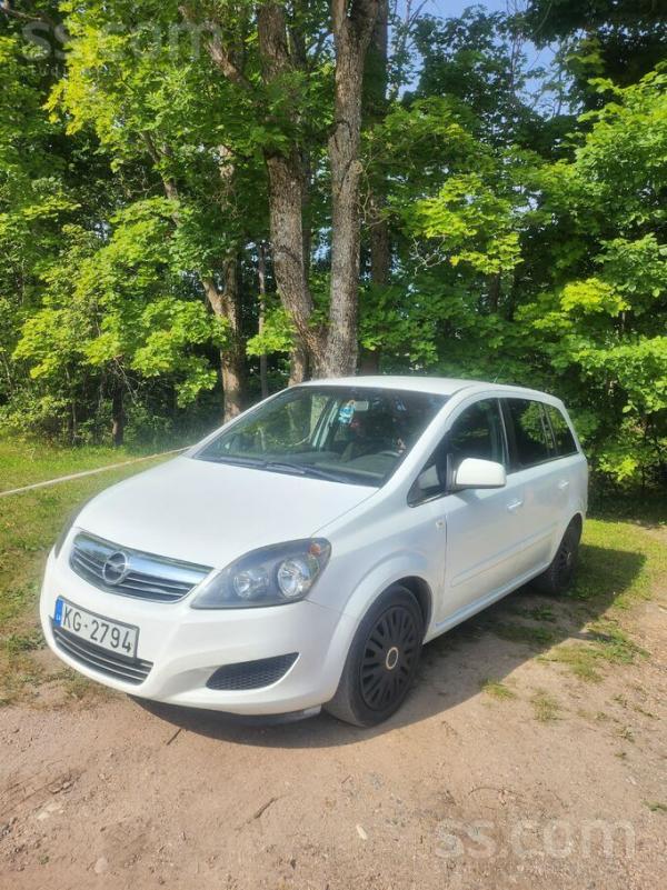 Balts Opel Zafira 2011 Preiļi, ar dzinēja tilpumu 1.70 L un nobraukumu 315 tūkst. km par 2350 €, foto 2 vietnē AUTOMOTO.COM.LV