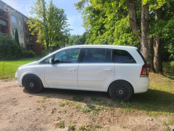 Balts Opel Zafira 2011 Preiļi, ar dzinēja tilpumu 1.70 L un nobraukumu 315 tūkst. km par 2350 €, foto 4 vietnē AUTOMOTO.COM.LV
