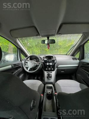Balts Opel Zafira 2011 Preiļi, ar dzinēja tilpumu 1.70 L un nobraukumu 315 tūkst. km par 2350 €, foto 9 vietnē AUTOMOTO.COM.LV