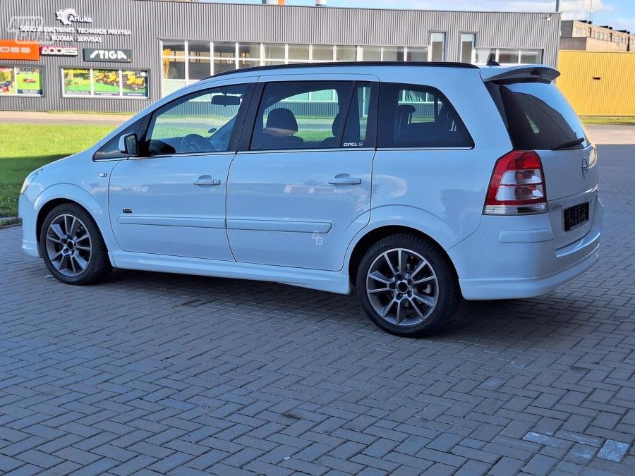Balts Opel Zafira 2011 Jurbarkas, ar dzinēja tilpumu 1.70 L un nobraukumu 206 tūkst. km par 3500 €, foto 4 vietnē AUTOMOTO.COM.LV