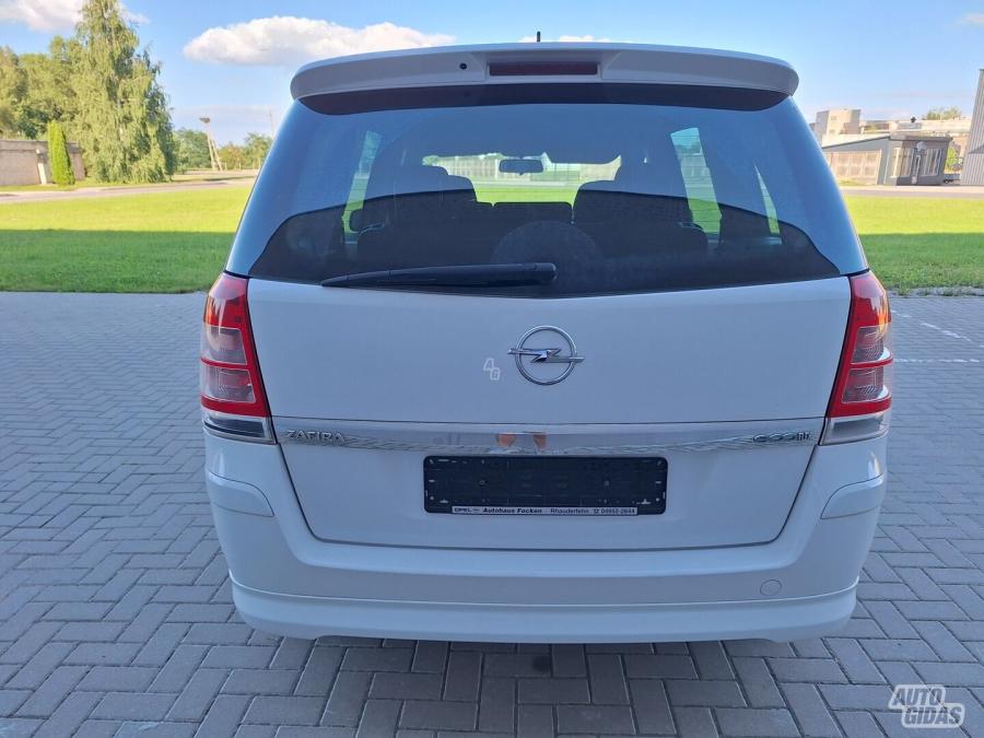 Balts Opel Zafira 2011 Jurbarkas, ar dzinēja tilpumu 1.70 L un nobraukumu 206 tūkst. km par 3500 €, foto 9 vietnē AUTOMOTO.COM.LV