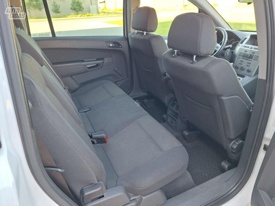 Balts Opel Zafira 2011 Jurbarkas, ar dzinēja tilpumu 1.70 L un nobraukumu 206 tūkst. km par 3500 €, foto 22 vietnē AUTOMOTO.COM.LV