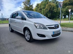 White Opel Zafira 2011 in Taurage, with an engine capacity of 1.69 L and mileage of 259 thousand km for 2400 €, photo  on AUTOMOTO.COM.LV