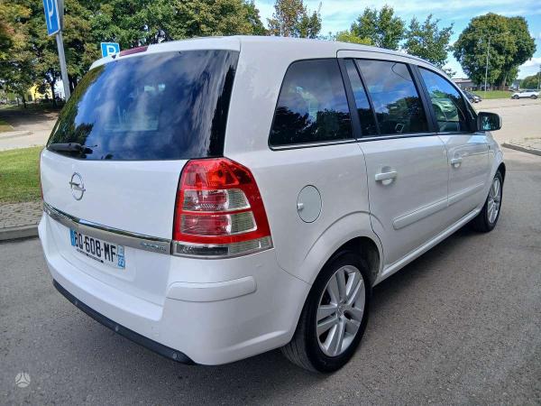 Balts Opel Zafira 2011 Tauragė, ar dzinēja tilpumu 1.69 L un nobraukumu 259 tūkst. km par 2400 €, foto 6 vietnē AUTOMOTO.COM.LV