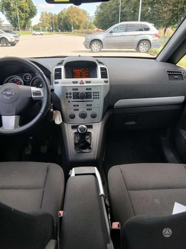 Balts Opel Zafira 2011 Tauragė, ar dzinēja tilpumu 1.69 L un nobraukumu 259 tūkst. km par 2400 €, foto 10 vietnē AUTOMOTO.COM.LV