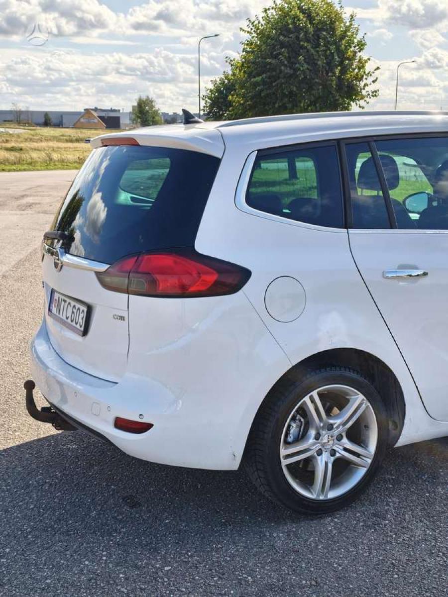 Balts Opel Zafira 2011 Kauņa, ar dzinēja tilpumu 1.96 L un nobraukumu 340 tūkst. km par 2950 €, foto 9 vietnē AUTOMOTO.COM.LV