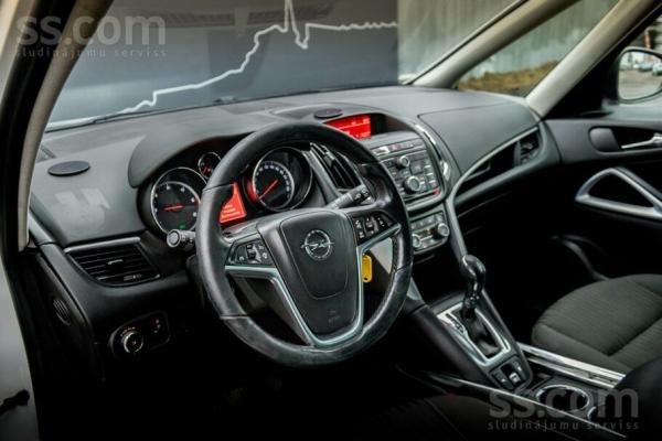 Balts Opel Zafira 2012 Rīga, ar dzinēja tilpumu 2.00 L un nobraukumu 212 tūkst. km par 5990 €, foto 9 vietnē AUTOMOTO.COM.LV