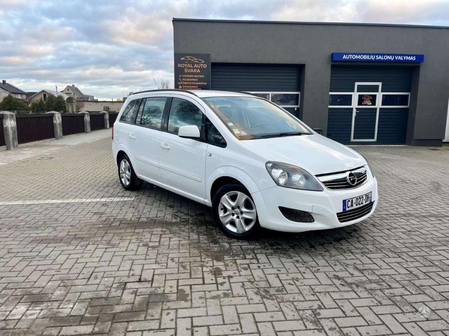 Balts Opel Zafira 2012 Tauragė, ar dzinēja tilpumu 1.60 L un nobraukumu 168 tūkst. km par 2400 €, foto 1 vietnē AUTOMOTO.COM.LV