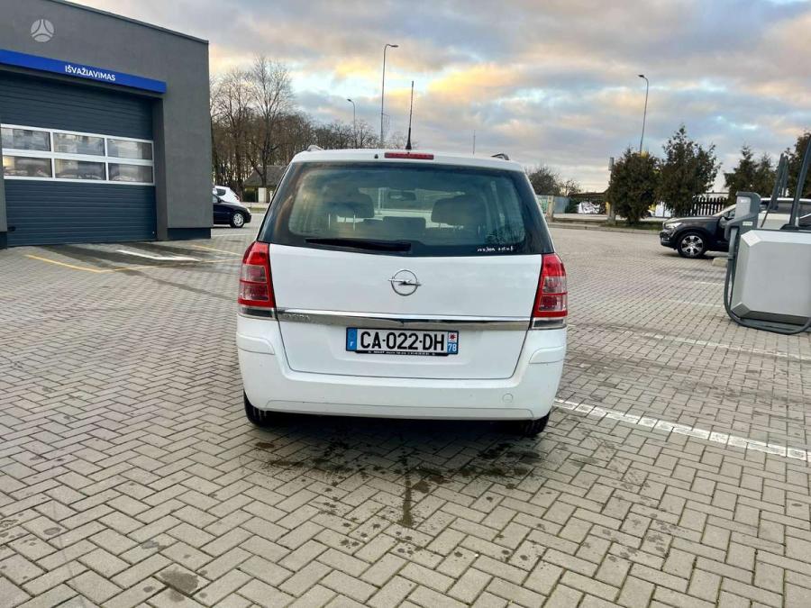 Balts Opel Zafira 2012 Tauragė, ar dzinēja tilpumu 1.60 L un nobraukumu 168 tūkst. km par 2400 €, foto 6 vietnē AUTOMOTO.COM.LV