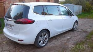 White Opel Zafira 2012 in Jekabpils, with an engine capacity of 2.00 L and mileage of 259 thousand km for 5500 €, photo 4 on AUTOMOTO.COM.LV