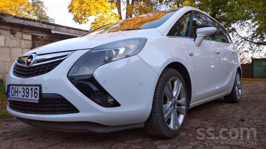 White Opel Zafira 2012 in Jekabpils, with an engine capacity of 2.00 L and mileage of 259 thousand km for 5500 €, photo 8 on AUTOMOTO.COM.LV