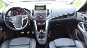 White Opel Zafira 2012 in Jekabpils, with an engine capacity of 2.00 L and mileage of 259 thousand km for 5500 €, photo 13 on AUTOMOTO.COM.LV