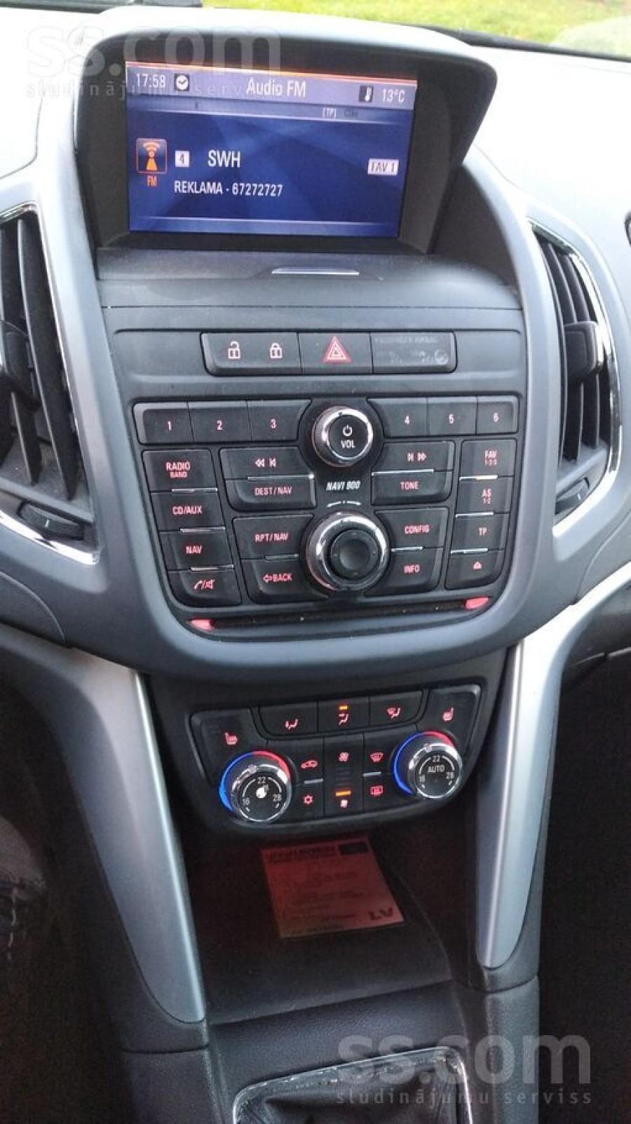 White Opel Zafira 2012 in Jekabpils, with an engine capacity of 2.00 L and mileage of 259 thousand km for 5500 €, photo 15 on AUTOMOTO.COM.LV