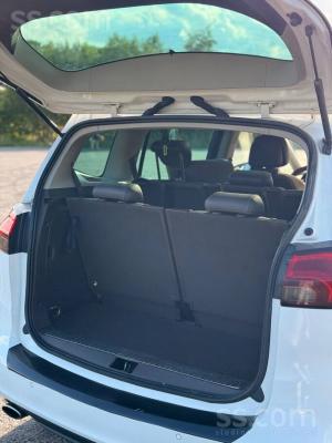 White Opel Zafira 2012 in Rezekne, with an engine capacity of 2.00 L and mileage of 230 thousand km for 5500 €, photo 7 on AUTOMOTO.COM.LV