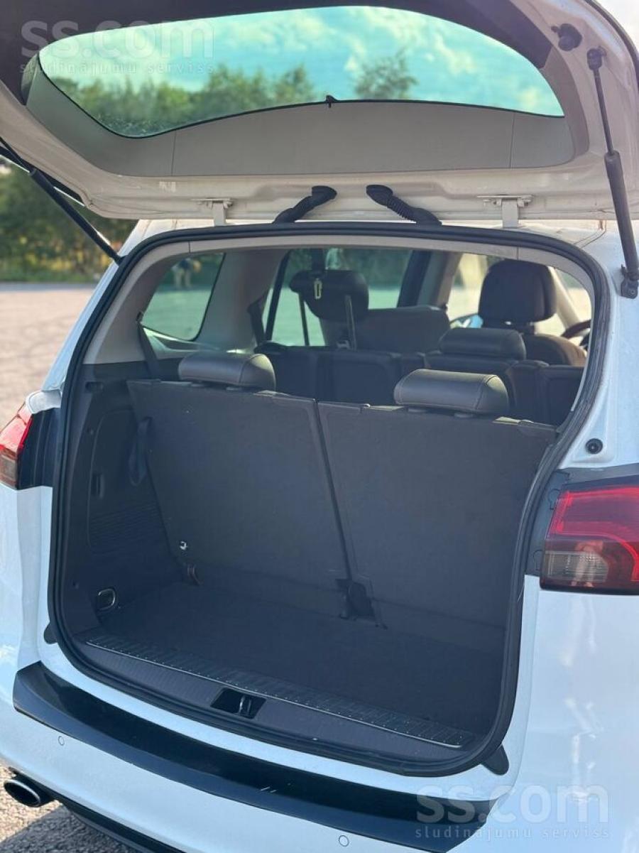 White Opel Zafira 2012 in Rezekne, with an engine capacity of 2.00 L and mileage of 230 thousand km for 5500 €, photo 7 on AUTOMOTO.COM.LV