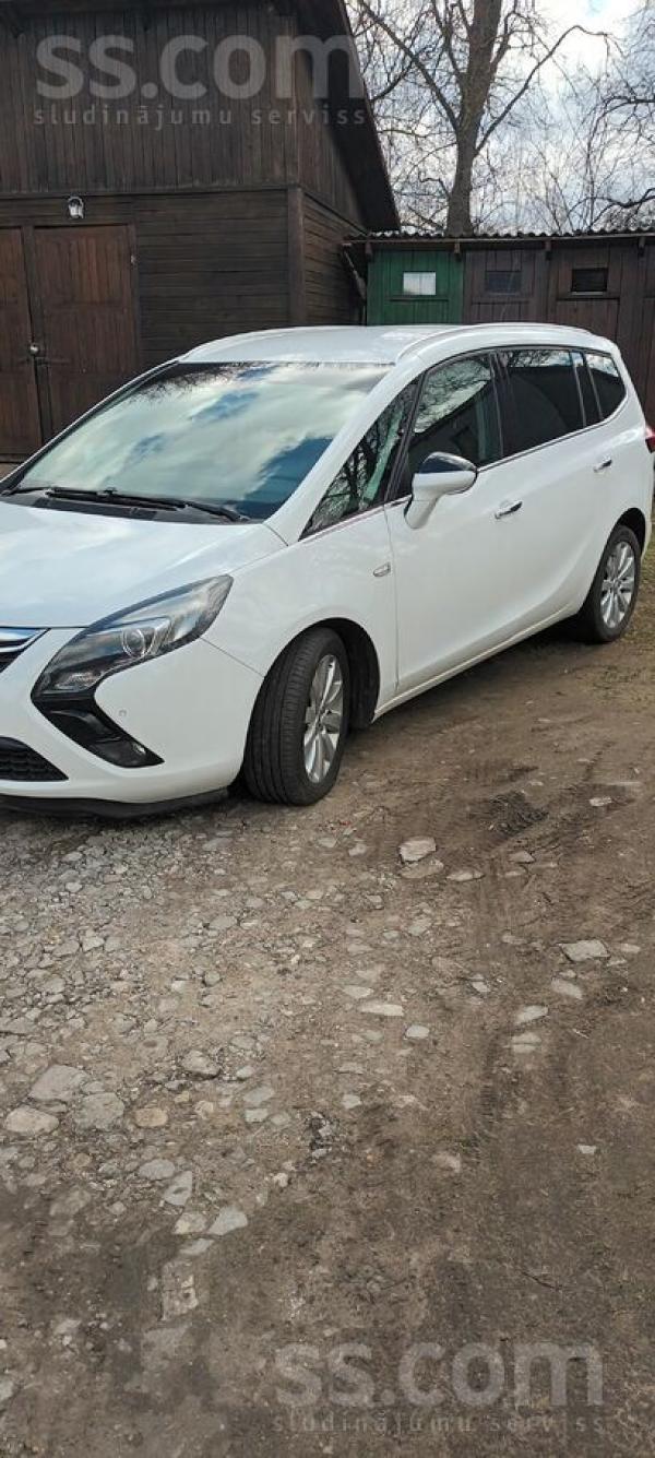 Balts Opel Zafira 2012 Daugavpils, ar dzinēja tilpumu 2.00 L un nobraukumu 154 tūkst. km par 5900 €, foto 2 vietnē AUTOMOTO.COM.LV