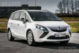 White Opel Zafira 2012 in Riga, with an engine capacity of 2.00 L and mileage of 217 thousand km for 5850 €, photo  on AUTOMOTO.COM.LV