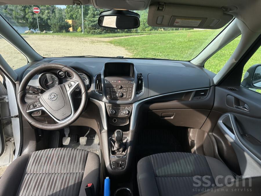 Balts Opel Zafira 2012 Aizkraukle, ar dzinēja tilpumu 2.00 L un nobraukumu 337 tūkst. km par 3900 €, foto 6 vietnē AUTOMOTO.COM.LV