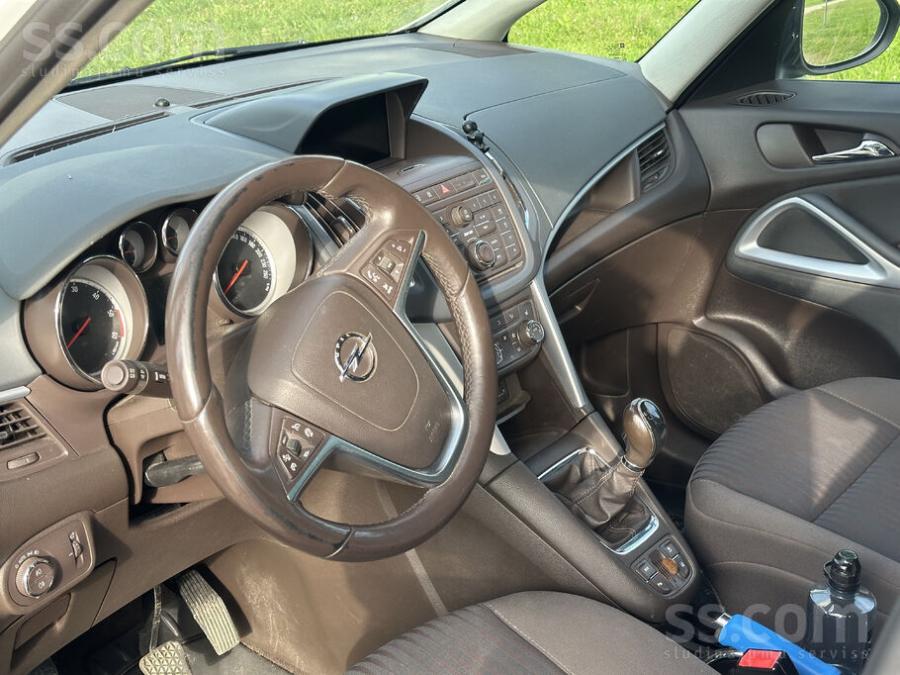 Balts Opel Zafira 2012 Aizkraukle, ar dzinēja tilpumu 2.00 L un nobraukumu 337 tūkst. km par 3900 €, foto 7 vietnē AUTOMOTO.COM.LV