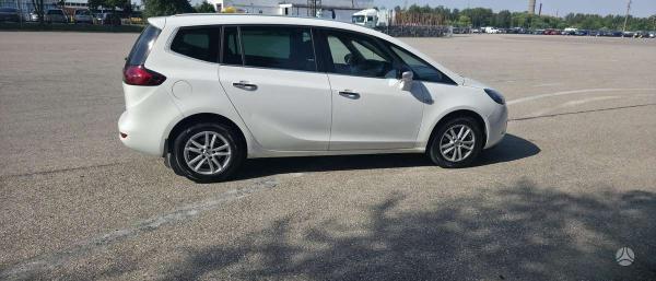 Balts Opel Zafira 2012 Marijampole, ar dzinēja tilpumu 1.60 L un nobraukumu 227 tūkst. km par 3900 €, foto 7 vietnē AUTOMOTO.COM.LV