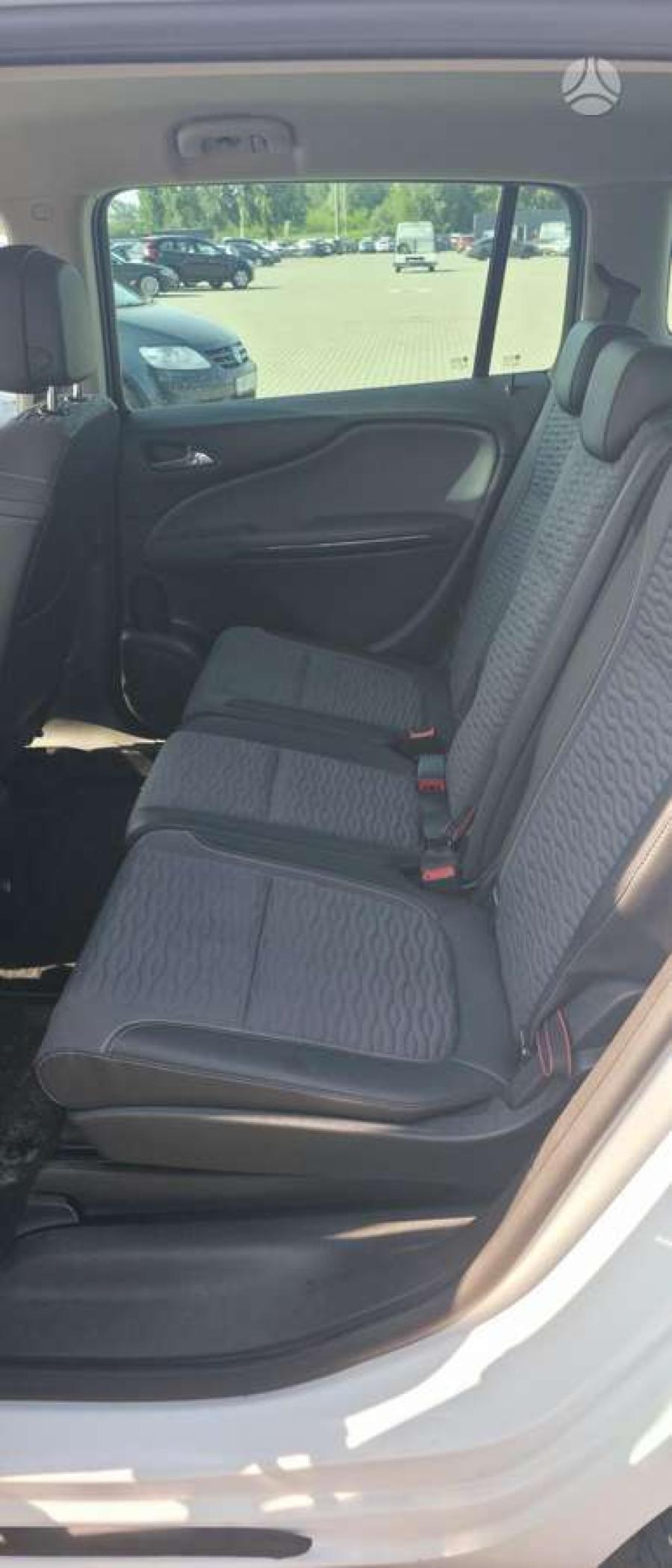 White Opel Zafira 2012 in Marijampole, with an engine capacity of 1.60 L and mileage of 227 thousand km for 3900 €, photo 11 on AUTOMOTO.COM.LV