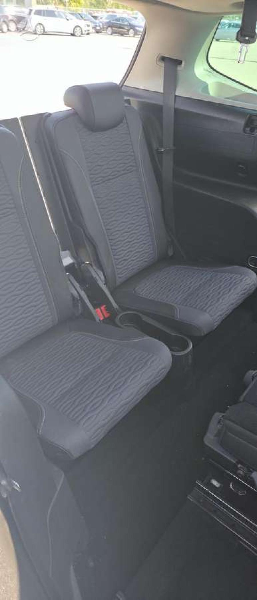 White Opel Zafira 2012 in Marijampole, with an engine capacity of 1.60 L and mileage of 227 thousand km for 3900 €, photo 13 on AUTOMOTO.COM.LV