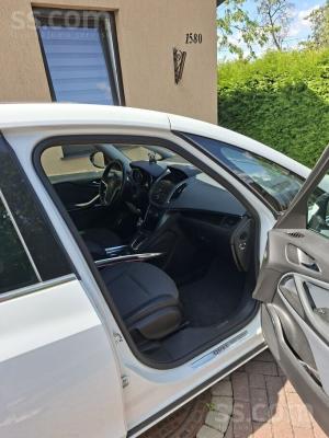 Balts Opel Zafira 2012 Rīga, ar dzinēja tilpumu 2.00 L un nobraukumu 268 tūkst. km par 4200 €, foto 8 vietnē AUTOMOTO.COM.LV