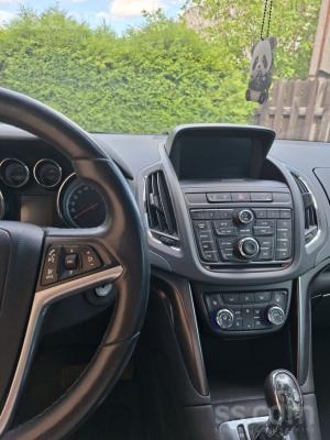 Balts Opel Zafira 2012 Rīga, ar dzinēja tilpumu 2.00 L un nobraukumu 268 tūkst. km par 4200 €, foto 10 vietnē AUTOMOTO.COM.LV