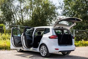 Balts Opel Zafira 2012 Rīga, ar dzinēja tilpumu 2.00 L un nobraukumu 198 tūkst. km par 5990 €, foto 10 vietnē AUTOMOTO.COM.LV
