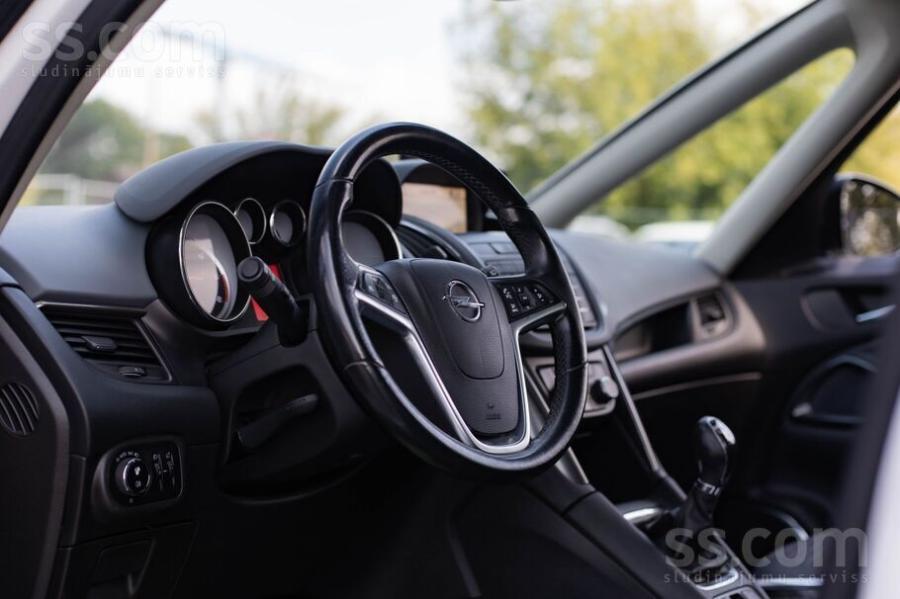 Balts Opel Zafira 2012 Rīga, ar dzinēja tilpumu 2.00 L un nobraukumu 198 tūkst. km par 5990 €, foto 14 vietnē AUTOMOTO.COM.LV