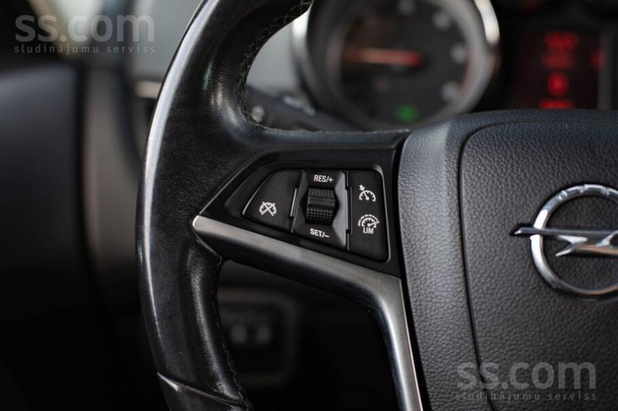 Balts Opel Zafira 2012 Rīga, ar dzinēja tilpumu 2.00 L un nobraukumu 198 tūkst. km par 5990 €, foto 18 vietnē AUTOMOTO.COM.LV
