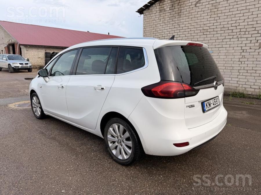White Opel Zafira 2012 in Liepaja, with an engine capacity of 2.00 L and mileage of 334 thousand km for 3900 €, photo 4 on AUTOMOTO.COM.LV