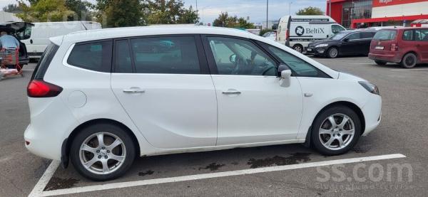 Balts Opel Zafira 2012 Rīga, ar dzinēja tilpumu 1.90 L un nobraukumu 304 tūkst. km par 4600 €, foto 1 vietnē AUTOMOTO.COM.LV
