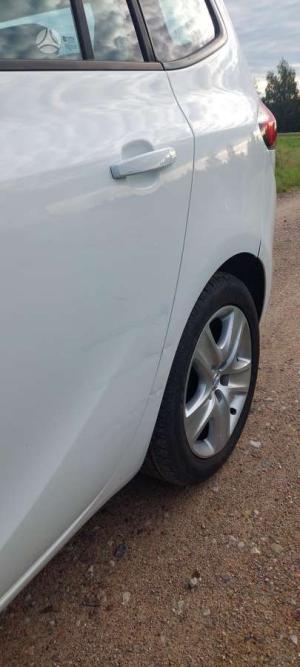 Balts Opel Zafira 2012 Marijampole, ar dzinēja tilpumu 2.00 L un nobraukumu 222 tūkst. km par 3350 €, foto 6 vietnē AUTOMOTO.COM.LV