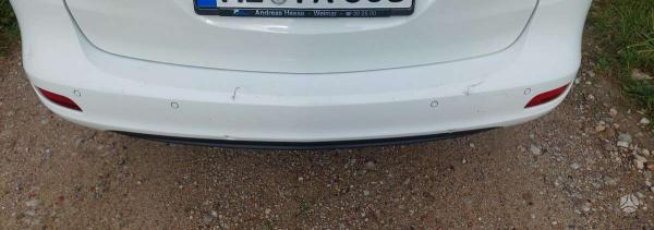 White Opel Zafira 2012 in Marijampole, with an engine capacity of 2.00 L and mileage of 222 thousand km for 3350 €, photo 7 on AUTOMOTO.COM.LV