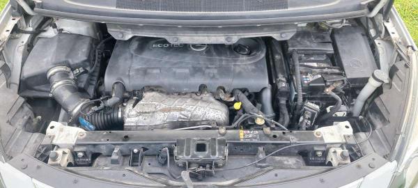 White Opel Zafira 2012 in Marijampole, with an engine capacity of 2.00 L and mileage of 222 thousand km for 3350 €, photo 8 on AUTOMOTO.COM.LV