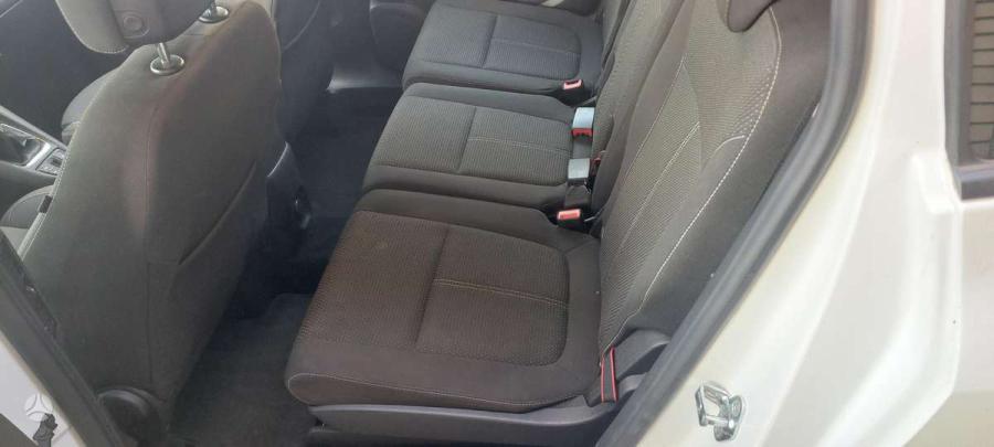Balts Opel Zafira 2012 Marijampole, ar dzinēja tilpumu 2.00 L un nobraukumu 222 tūkst. km par 3350 €, foto 10 vietnē AUTOMOTO.COM.LV