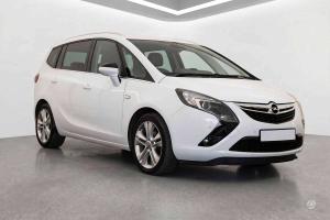 White Opel Zafira 2012 in Kaunas, with an engine capacity of 2.00 L and mileage of 280 thousand km for 5490 €, photo 3 on AUTOMOTO.COM.LV