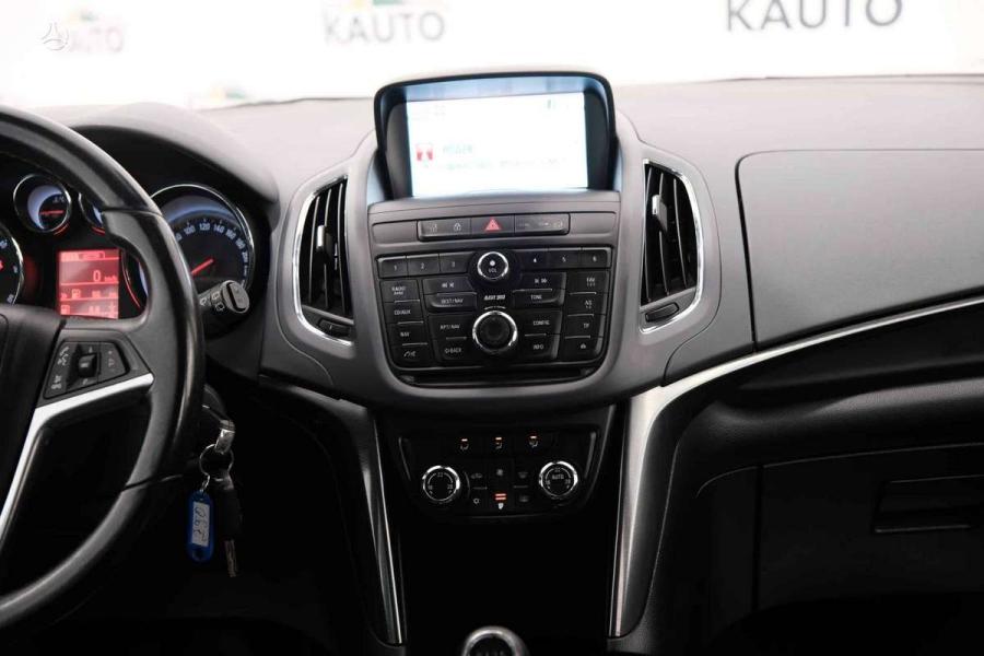 White Opel Zafira 2012 in Kaunas, with an engine capacity of 2.00 L and mileage of 280 thousand km for 5490 €, photo 6 on AUTOMOTO.COM.LV