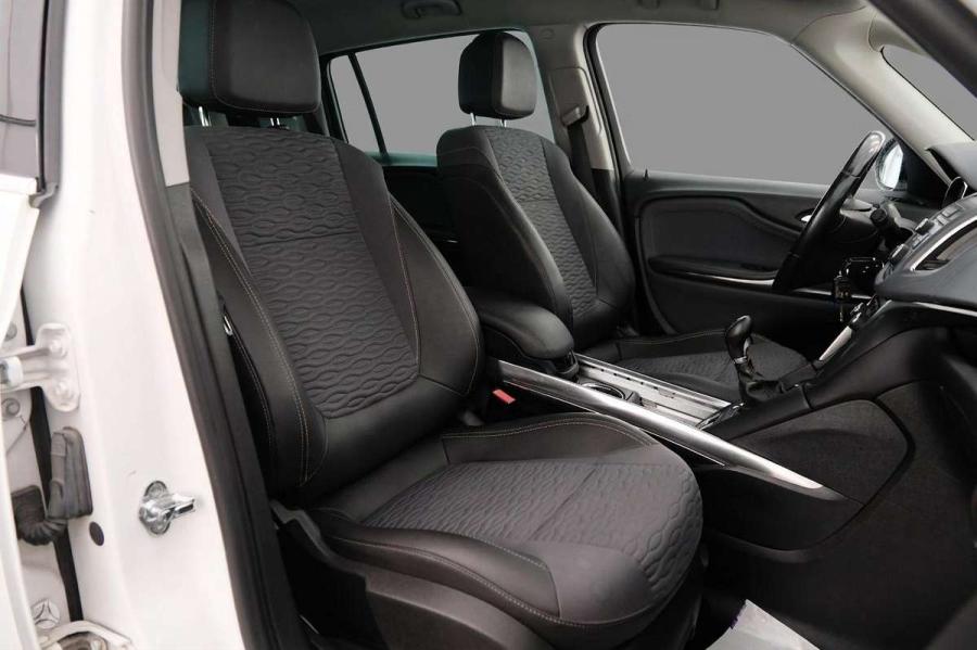 White Opel Zafira 2012 in Kaunas, with an engine capacity of 2.00 L and mileage of 280 thousand km for 5490 €, photo 11 on AUTOMOTO.COM.LV