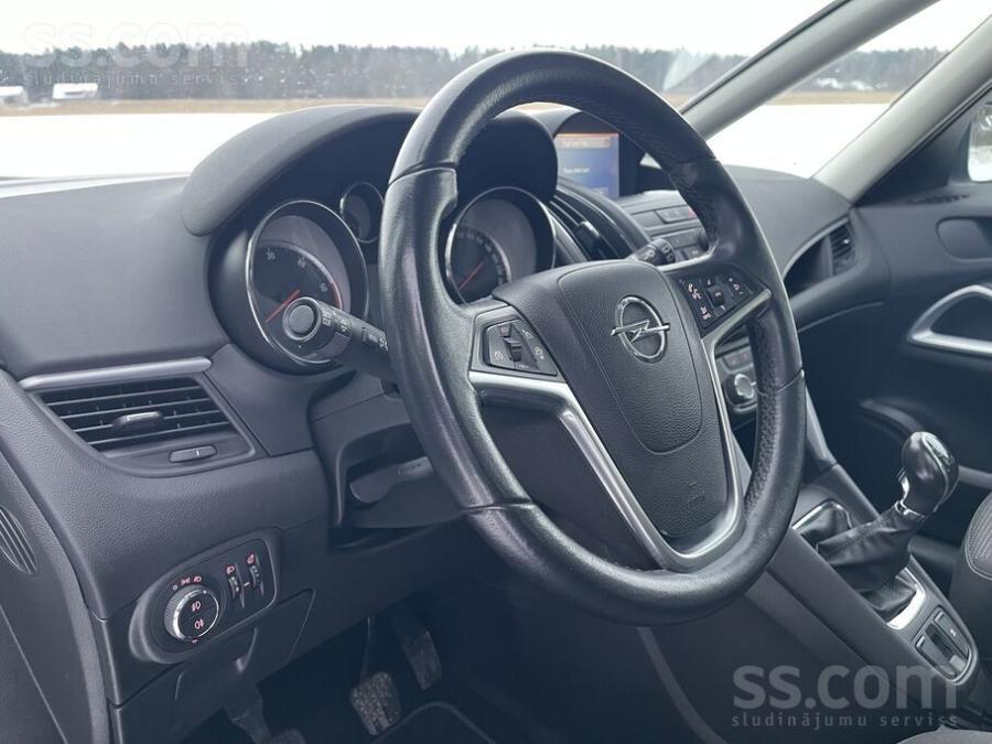 Balts Opel Zafira 2013 Jūrmala, ar dzinēja tilpumu 2.00 L un nobraukumu 0 tūkst. km par 5450 €, foto 21 vietnē AUTOMOTO.COM.LV