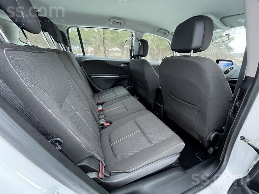 Balts Opel Zafira 2013 Jūrmala, ar dzinēja tilpumu 2.00 L un nobraukumu 0 tūkst. km par 5450 €, foto 25 vietnē AUTOMOTO.COM.LV