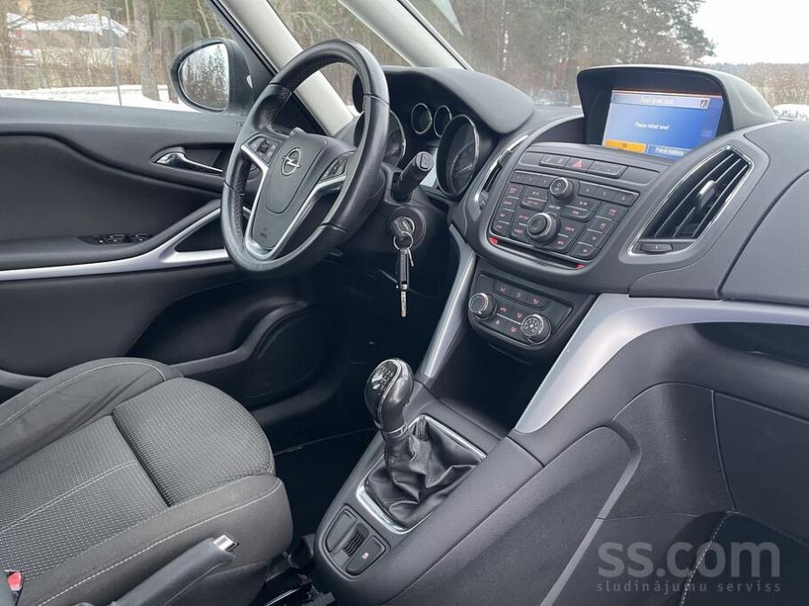 Balts Opel Zafira 2013 Jūrmala, ar dzinēja tilpumu 2.00 L un nobraukumu 0 tūkst. km par 5450 €, foto 30 vietnē AUTOMOTO.COM.LV