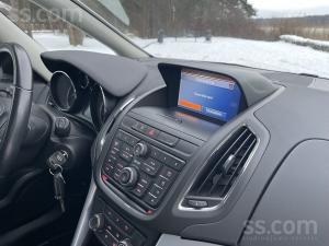 Balts Opel Zafira 2013 Jūrmala, ar dzinēja tilpumu 2.00 L un nobraukumu 0 tūkst. km par 5450 €, foto 32 vietnē AUTOMOTO.COM.LV