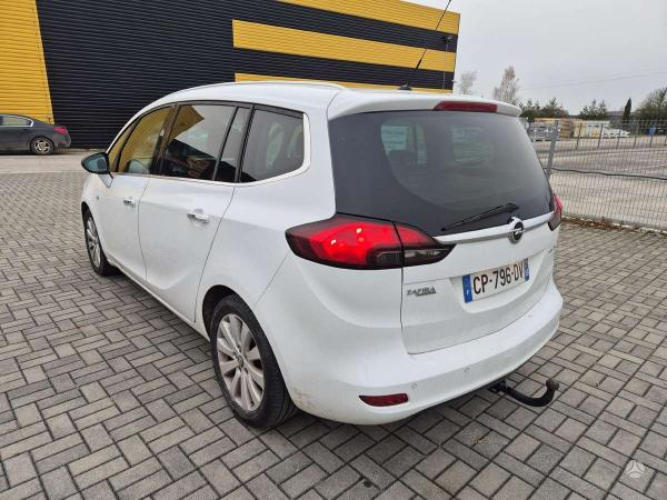 Balts Opel Zafira 2013 Tauragė, ar dzinēja tilpumu 2.00 L un nobraukumu 232 tūkst. km par 4000 €, foto 2 vietnē AUTOMOTO.COM.LV