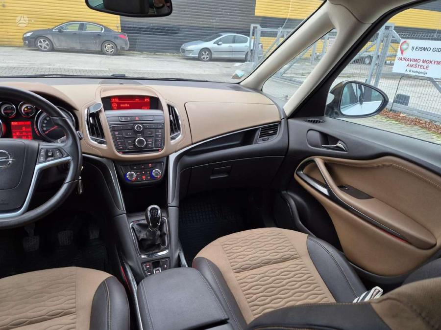 Balts Opel Zafira 2013 Tauragė, ar dzinēja tilpumu 2.00 L un nobraukumu 232 tūkst. km par 4000 €, foto 12 vietnē AUTOMOTO.COM.LV