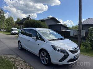 White Opel Zafira 2013 in Riga, with an engine capacity of 2.00 L and mileage of 342 thousand km for 5500 €, photo 4 on AUTOMOTO.COM.LV