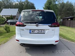 White Opel Zafira 2013 in Riga, with an engine capacity of 2.00 L and mileage of 342 thousand km for 5500 €, photo 7 on AUTOMOTO.COM.LV