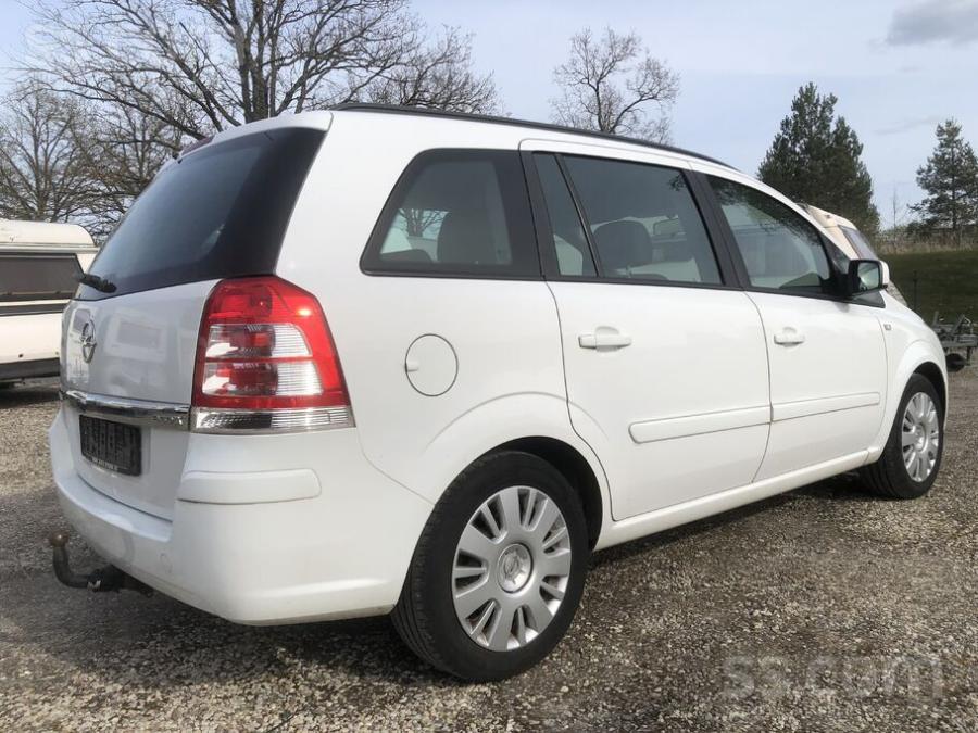 Balts Opel Zafira 2013 Valmiera, ar dzinēja tilpumu 1.60 L un nobraukumu 186 tūkst. km par 3890 €, foto 4 vietnē AUTOMOTO.COM.LV