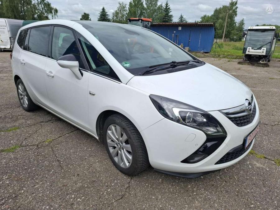 Balts Opel Zafira 2013 Alīta, ar dzinēja tilpumu 2.00 L un nobraukumu 250 tūkst. km par 4400 €, foto 1 vietnē AUTOMOTO.COM.LV